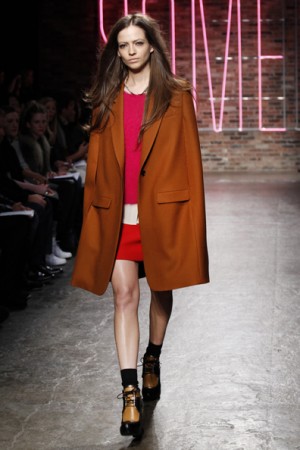 How to wear rust color | Dress like a parisian