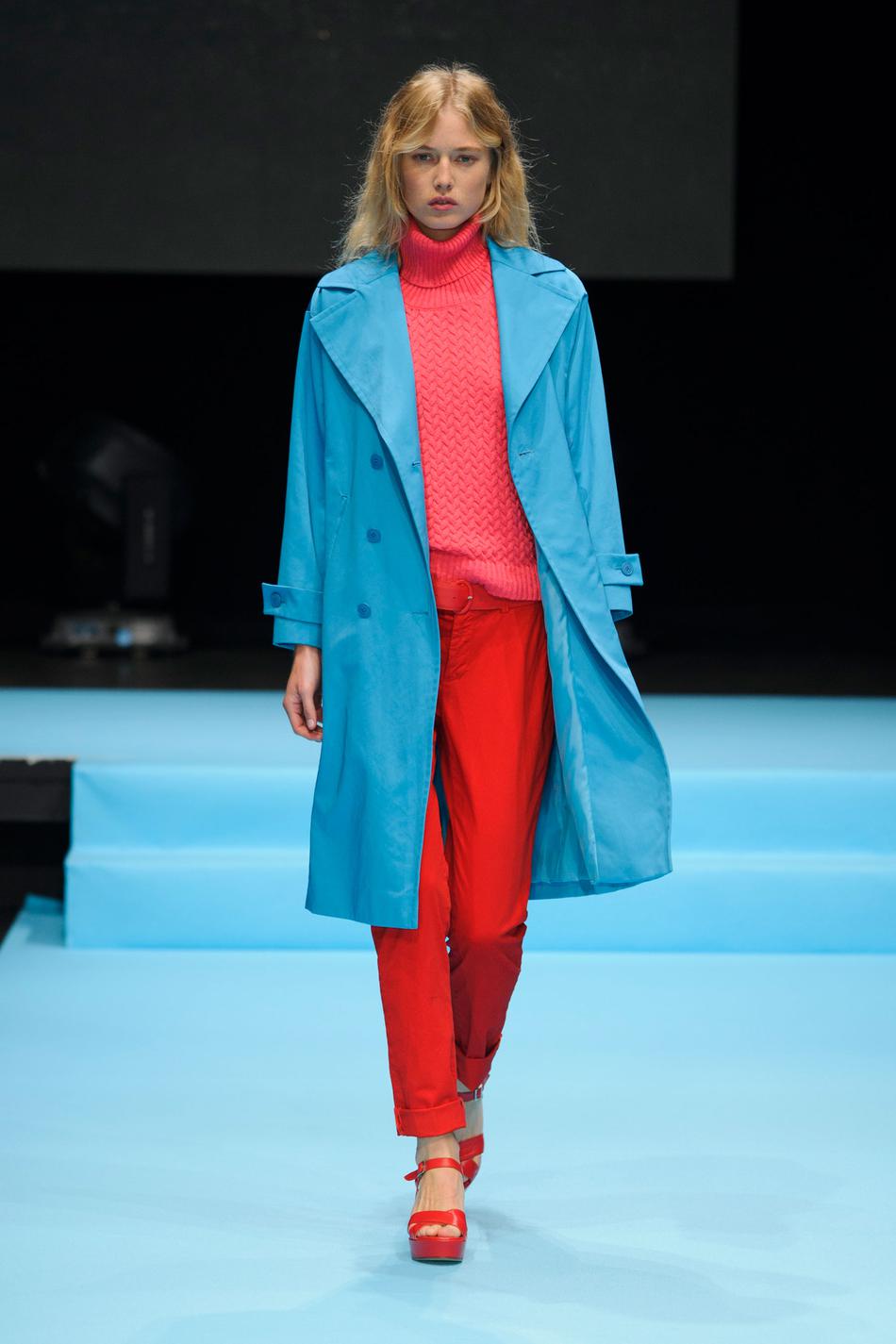 What color can I wear with bright red? - Personal Shopper Paris - Dress ...